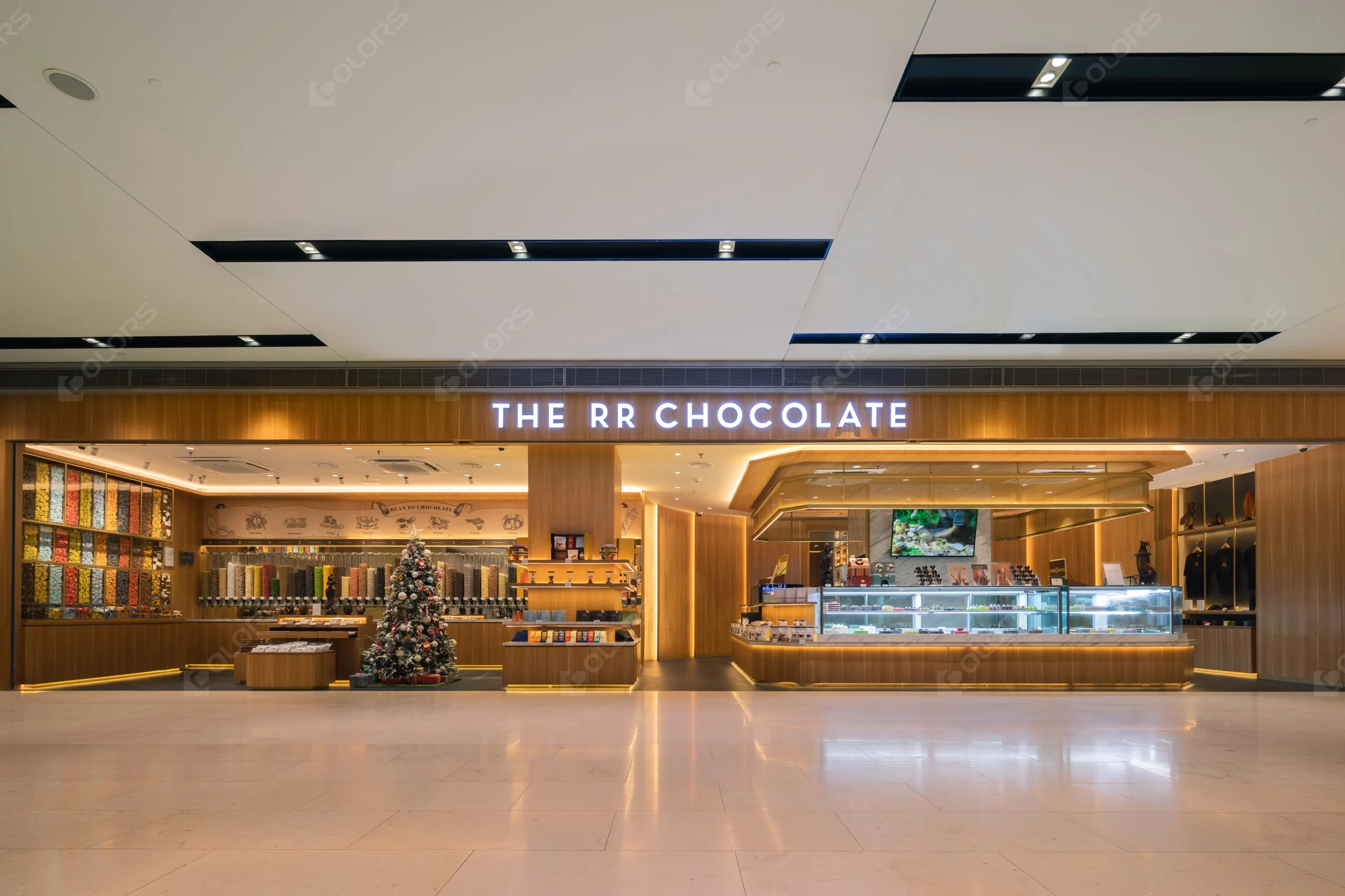 RR Chocolate 印尼巧克力旗艦店｜雅加達人氣甜點餐廳的燈光設計美學